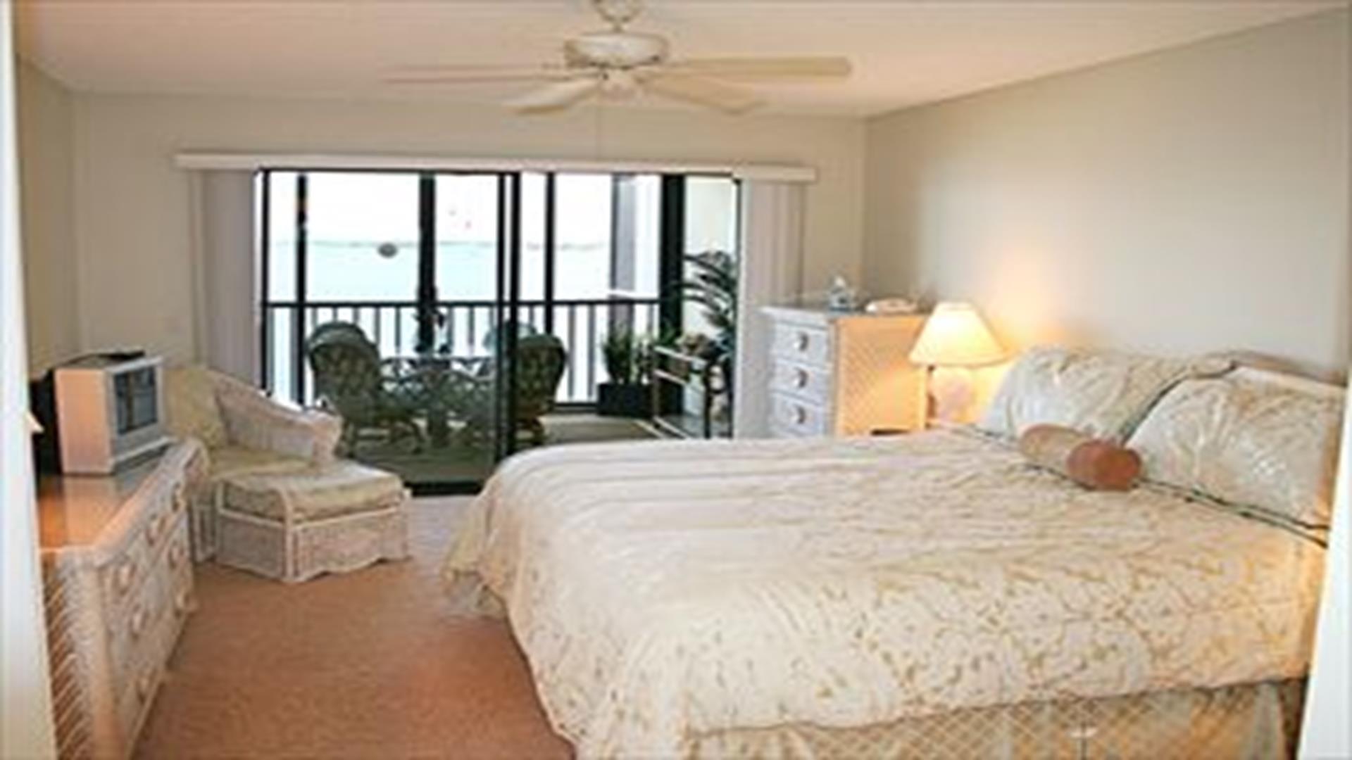 Vacation Rentals Stuart Inlet Village 3-201